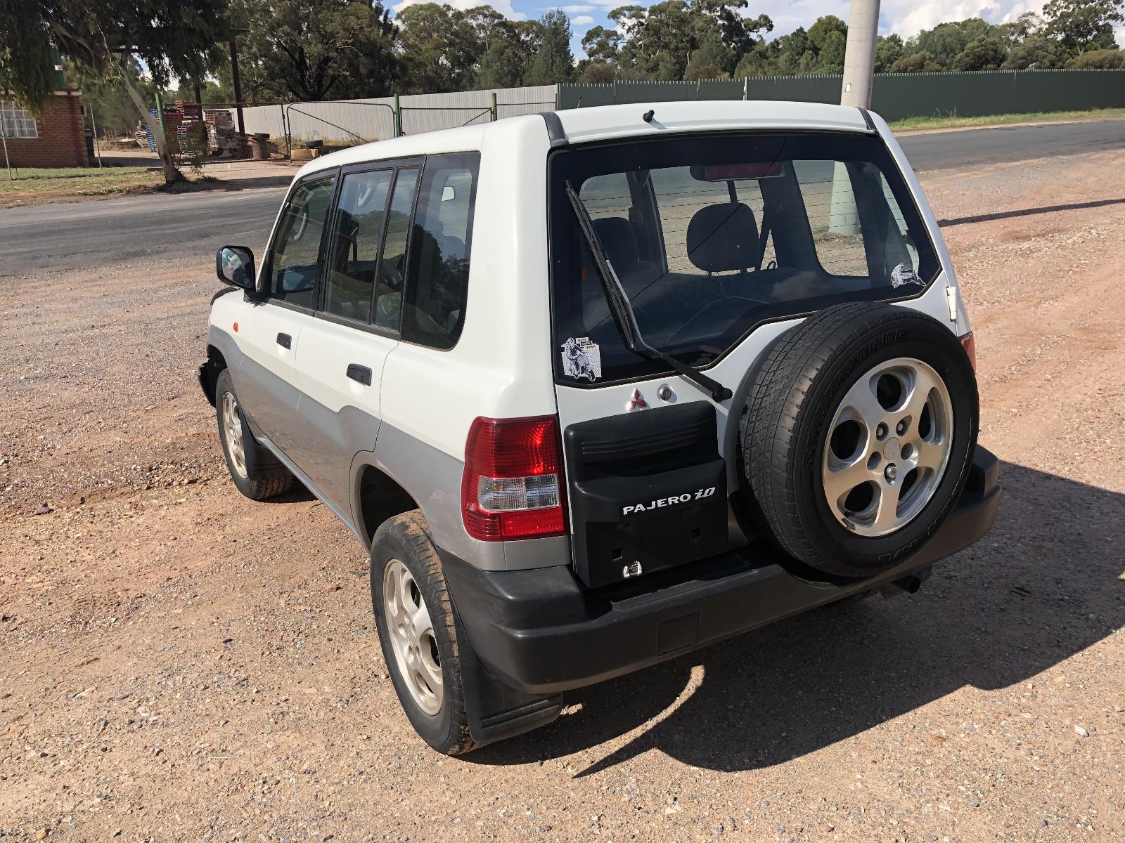 2000 MITSUBISHI PAJERO LEFT REAR SIDE GLASS - Narrandera Auto Wreckers